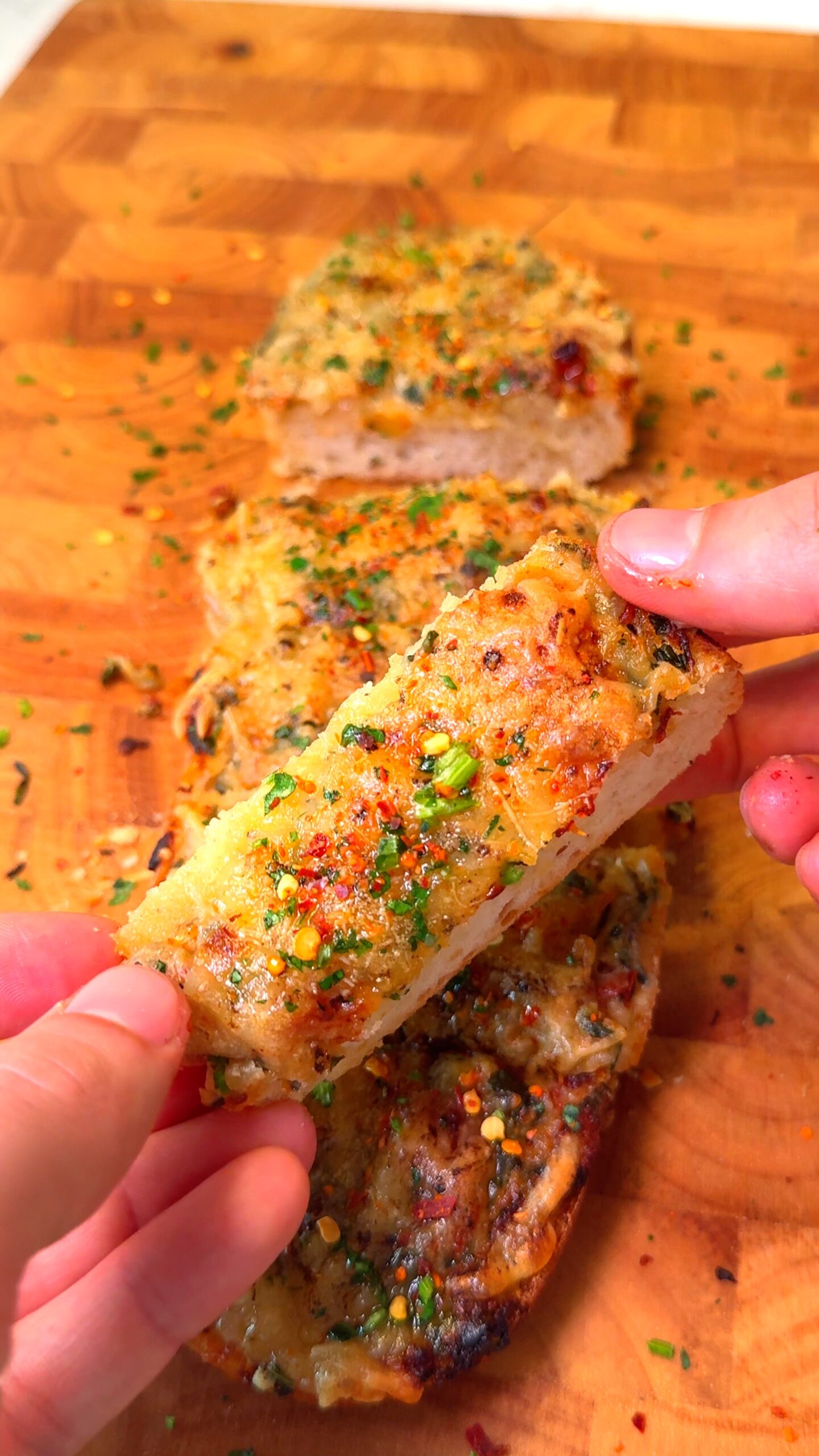 Best Vegan Cheesy Roasted Garlic Bread Recipe | Crispy, Gooey & Flavorful